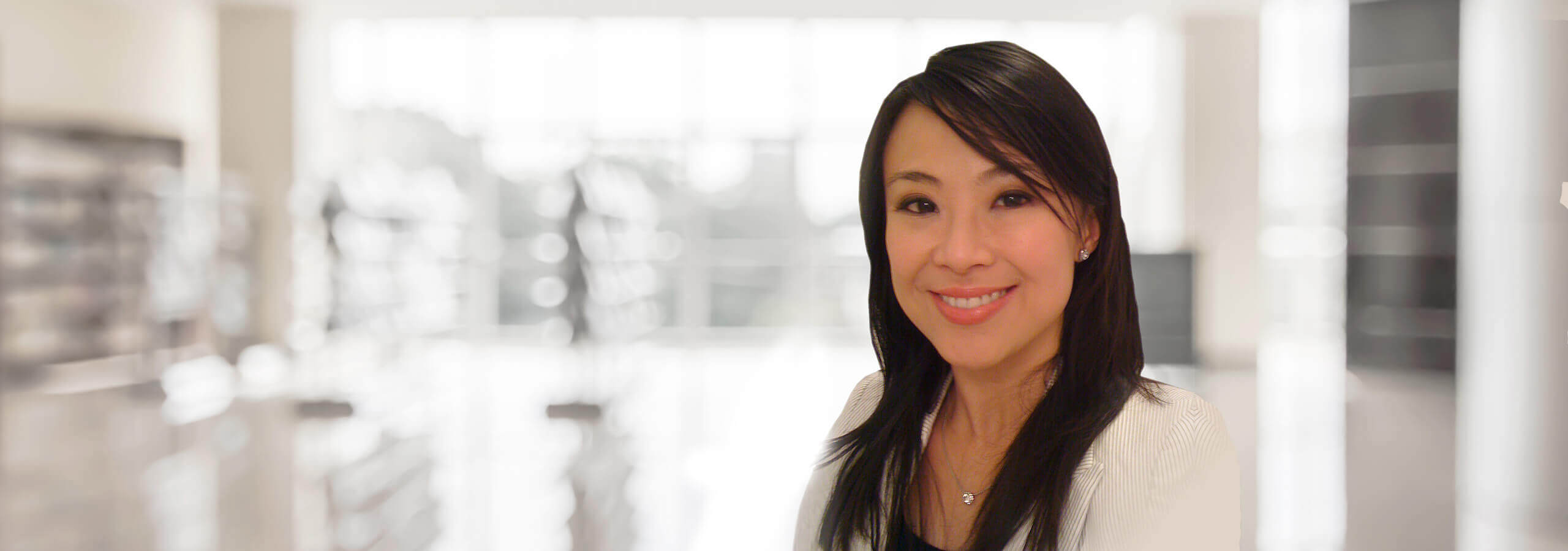 Dr Mei Tan | Ophthalmologist: retinal conditions, cataracts & more